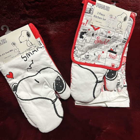 Peanuts | Kitchen | Peanuts Snoopy Kitchen Towels St Patricks Day ...